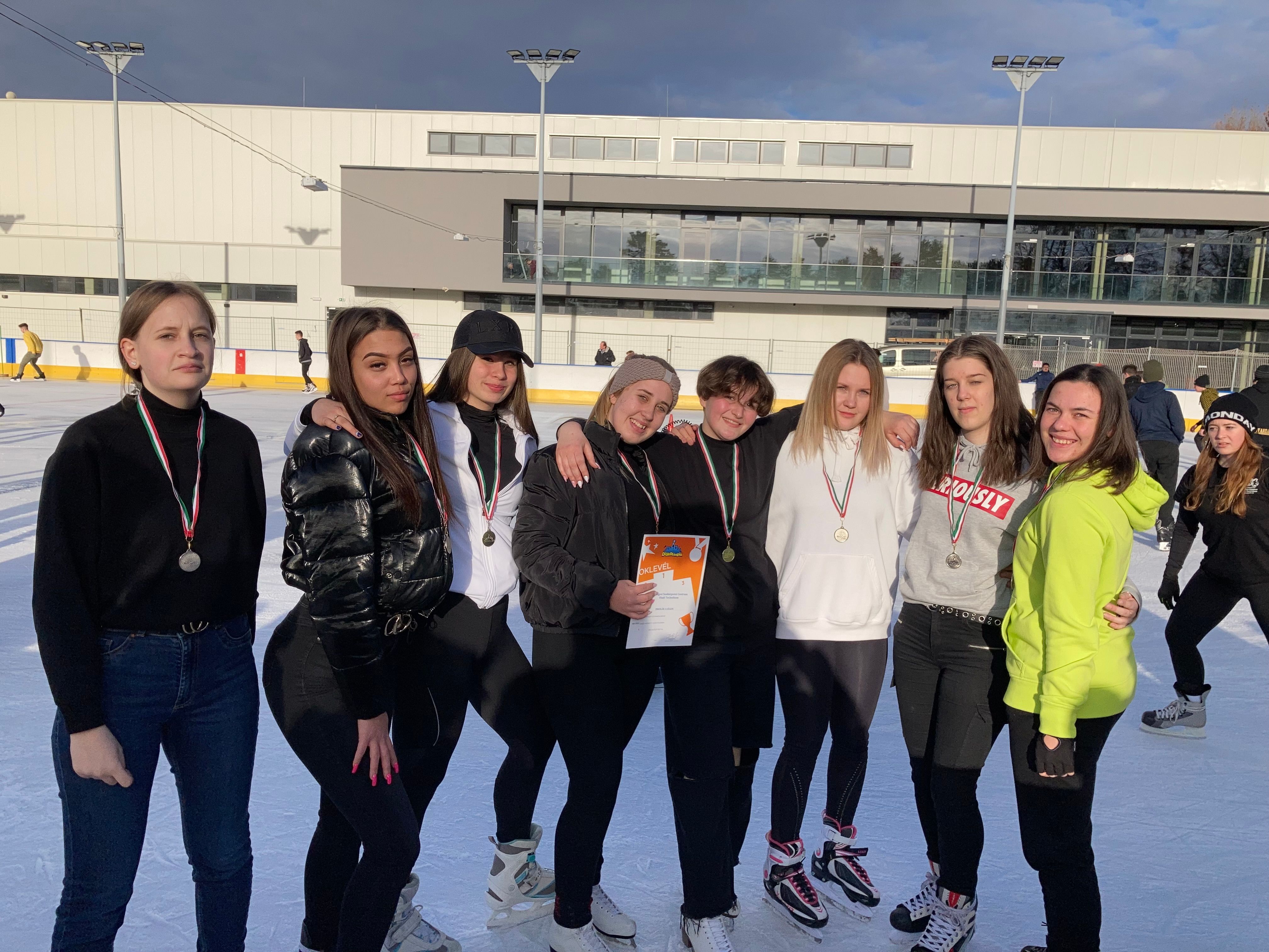 Iskolák a jégen | Hírek | Vas Vármegyei Szakképzési Centrum Oladi ...